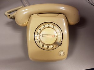 Turn a Vintage Rotary Phone into a Jukebox! @Raspberry_Pi #PiDay #RaspberryPi