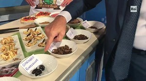 12K views · 106 reactions | ‪Sono più buoni i vermi o il baco da seta?‬ ‪Dall’anno prossimo l’Unione Europea farà arrivare sempre più cibi fatti di insetti. Ne parliamo stasera a #PortaAPorta.‬ ‪In seconda serata su Rai1 | Porta a Porta | Facebook