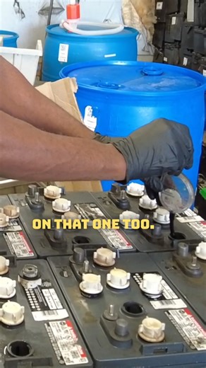 This video shows us testing reconditioned auto batteries. The ones that are not good get sent to a smelter for recycling. Buy our battery additive here: https://www.batteryguyz.com/collections/battery-accessories/products/battery-guyz-battery-maintenance-gallon-jug Buy on Walmart: https://www.walmart.com/ip/Battery-Guyz-Golf-Cart-Battery-Desulfator-Renew-Solution-Extends-Life-Span-1-Gallon-3-78-L/3052271435?classType=REGULAR&adsRedirect=true *World’s Best Reconditioned Battery *Help Reduce Globa