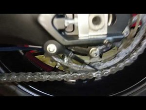 Scottoiler installed on MT09 / FZ09 automatic chain oiler cleaner