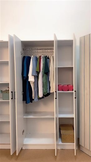 Nak almari baju EsseHome 3 pintu? Harga murah semasa live! Tinggi 178cm, ada empat warna. Kena pasang sendiri.