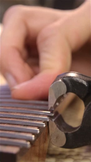 Fret ends are trimmed and dressed. Flush cuts. Smooth transitions. Consistent feel along the neck. This step defines playing comfort. Part 3/4 | Lepsky Guitars