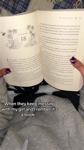 No because what was that little blue bimbo’s problem with my queen? ##booktokfyp##fantasy##booklover##cruleprincehollyblack##fypシ゚viral