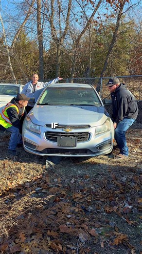 Know your vehicle and we can help a lot easier :) #DPT #dougperrytowing #ColumbiaMoTowing #TowTruckHeroes #RoadsideAssistance #TowingService | Doug Perry Towing