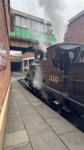 L&Y (52322) ‘A’ Class & D5053 (class 24) toots and steams out of Bury station! | ELR | 25/01/2026