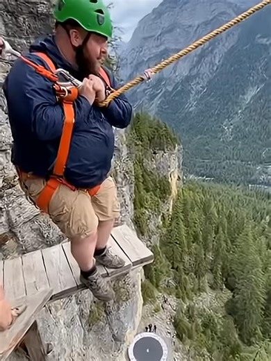 Coach PUSHES Her Off! 😱⛰ Rope SNAPS Twice on Cliff Swing! #CliffSwing #skyrush