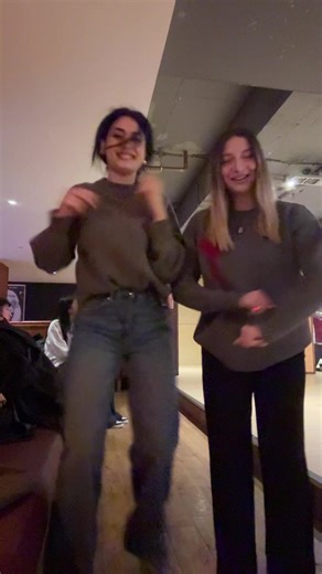 Öznur Özgür (@oznurrozgurr)’s videos with son original - Oui