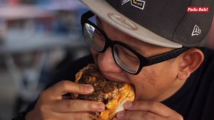 371K views · 4.7K reactions | Dahsyat Tower Burger di BKE Corner di Bukit Mertajam ni. Dengan 3 lapisan bahan premium yang salah satunya ialah beef patty yang dibuat sendiri. Terdiam kejap masa makan tu  p/s:- Jika anda tidak berpuas hati dengan kualiti makanan sila beritahu cashier, anda tidak perlu bayar (WESTERN FOOD SAHAJA) | Padu Beb | Facebook