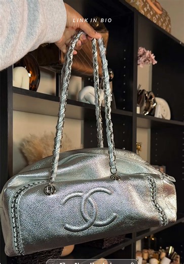 Growing my bag collection 🪩🦢🍸🩶 2026 starting off SO GOOD, I found these purse that are on my fashion wishlist & of my DREAMS in so many styles ✨🍸🪩 for the price of ONE✨LOVE THIS FOR ME!!! #theayanamoody #hollywoodfinds #shoppinghauls #silentluxury #fencefinds