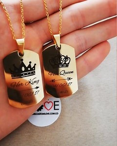 7.3K views · 6.7K reactions | Como ENAMORAR A TU PAREJA en navidad ! ✅Pagalos en efectivo cuando llegue a tu domicilio. ✅Diseño 100% personalizado. ✅Acero inoxidable , grabado láser, Envío GRATIS  www.customlove.com.co (click aquí para diseñarlas) Precio -- $89.900 (par de dijes BLACK + ROSE)  | Custom Love | Facebook