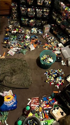 The continuing story of sorting my #Lego purchase of about 75kgs or so. That’s about 165lbs.