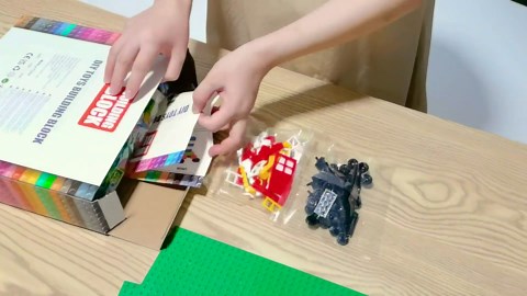 1100 Pieces Building Bricks, Compatible with Lego Classic Building Blocks Bulk with Baseplates, Doors Windows and Wheels, STEM Creative Construction Toys for 6 7 8 9 10 11 12 Year Old