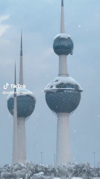 Kuwait's Winter Wonderland: Snowman Magic