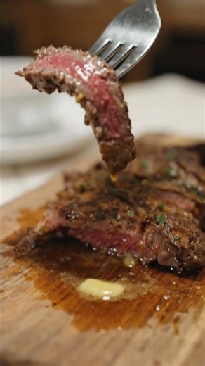 🥩 Garlic Butter Steak with Fresh Herb Sauce