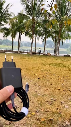 Là bộ sạc Samsung 45W chính hãng Samsung sản xuất và phân phối tại VIỆT NAM 👉 Thiết kế bộ cáp sạc 45W là sạc nhanh cho Tất cả các loại điện thoại samsung - Bộ sạc siêu nhanh Samsung Galaxy Note 10 Plus 45W gồm: Củ sạc nhanh 45W với công suất đầu ra vào: >>> Input: 100 => 240V - 50 => 60Hz 1.2A >>> Ouput: PDO( 5.0V -> 3.0A or 9.0V ->3.0A or 15.0V -> 3.0A or 20.0V -> 2.25A) PPS (3.3-11.0V -> 4.05A or 3.3 - 16.0V -> 2.8A or 3.3 - 21.0V -> 2.1A) Cáp sạc Samsung 45W Note 10 Plus chuẩn cáp Type C to 