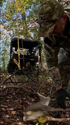 Hunter's Guide - Expert Deer Lifting Technique in the Wilderness