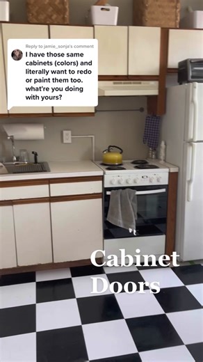 Replying to @jamie_sonja 💕 Contact paper cabinet upgrade! #renterfriendlymakeover #diyproject #brooklynapartment #renterfriendlydiy #kitchenmakeover #contactpaperdiy