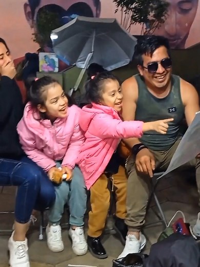 ☺️#barranco #puentedelossuspiros #lima #perú #🇵🇪 #caricaturas #caricaturasenvivo #caricature #livecaricatures #funny #streetart #reacción #reacciones