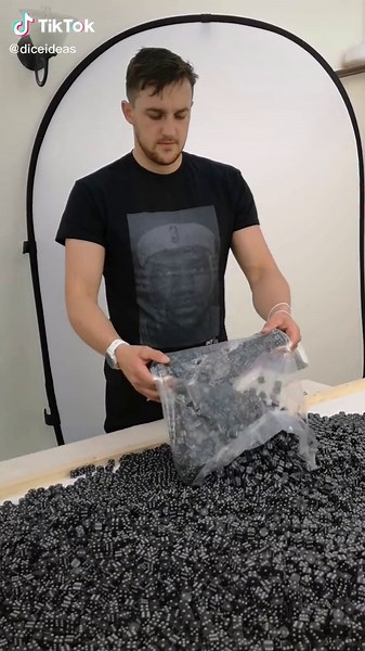 This is the behind the scenes look at its creating Buzz Lightyear from dice #diceart #buzzlightyear