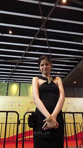 x.com/ppfb_ya/status… SAROCHA AT THAILAND HEADLINES #FreenxTHA2024 #ฟรีนเบค #FreenBecky Fan: did the Phi reply to your comment(on ig) Fay: y'know I think I reply to her comment quite fast Fan: she cut off her internet? Fay: she did cut it off! I did ask her again in the car. She change to another topic. Fan: Please ask her again Fay: I asked her 10 times already in the car Fan: she won't answer? Fay: she change topic to that this those. I asked her this and she answered about other things. Fay: 