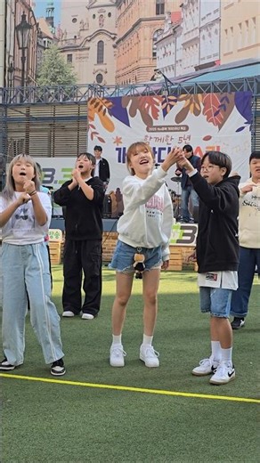 What if PPAP Sia did it? #DancingBearIdol #DancingBearIdolRandomDance #afstarz #randomdance #kpop...