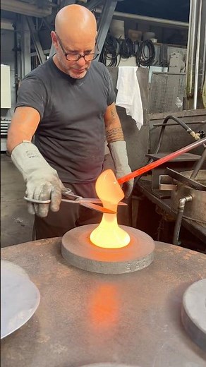 Shaping molten glass into perfection ✨From glowing liquid to a beautiful plate pure craftsmanship!