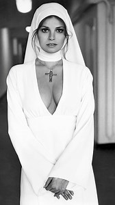 37K views · 198 reactions | Recognize her in this photo?  Once a Hollywood icon, she continued to radiate beauty and grace even in her later. 類 Known for her unforgettable roles in the '6️⃣0️⃣s and '7️⃣0️⃣s, she proved that elegance only gets better with age.  Scroll down to the top comment to discover all the details and see more photos from her later years! ⬇️⬇️⬇️ | Fun Day | Facebook