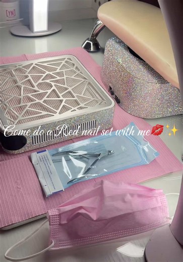 Red Nail Set Tutorial: Get Inspired with Acrylics!