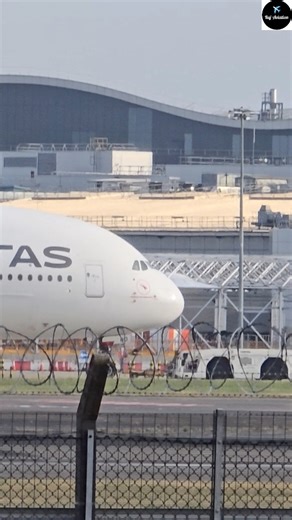 Push back tug moving the beast! 😱🛬...Qantas Airbus A380 🇦🇺✈️👑... #qantas #airbusa380 #heathrowairport #reelfb #foryoureels | Raj Aviation