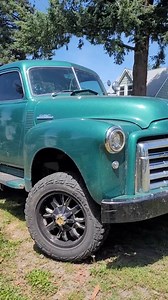 When I went to pick up a dually bed a ways south of me earlier, I had to check out some of the other trucks and projects there. | Big Trucks Low Bucks