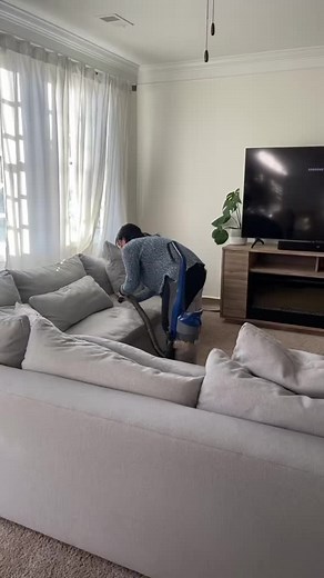 79K views · 2.7K reactions | Yoooo how’d she not hear it switch tho #funny #prank #coupleprank #comedy #couplegoals #pranks | Chris & Che Media | Facebook