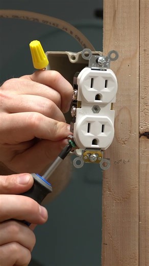 The Correct Outlet Wiring Technique #diy #electrical #technique