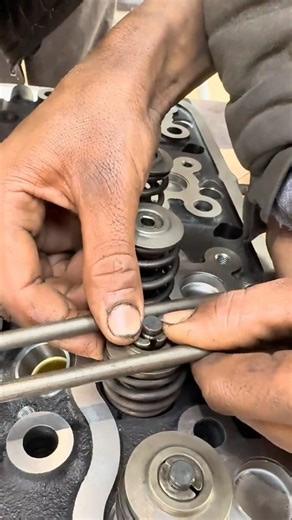 Valve Spring Lock Installation | Easy Spring lock fitting DIY #foryou #mechanic #youtubeshorts