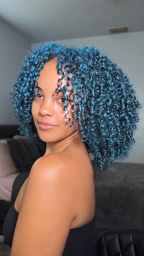 Michelle Carmona on Instagram: "Let’s spice things up and go blue 🤭💙 ad✨ @curlsmith_official temporary Hair Makeup is a fun way to switch up your daily look especially with holiday szn around the corner! 🎃 These temporary hair color gels are transfer resistant, don’t stain, don’t contain dyes so it doesn’t damage the hair and are super easy to apply & wash off 🙂‍↕️ #curlyhair #curlygirl #blue #hair #curlsmith #colorgel #naturalhair #curls #hairinspo #explorepage #