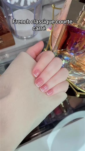 Tutoriel de manucure : French classique courte carré