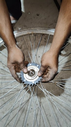 Manoranjan Sarkar | How to install a 26 teeth Free wheel 🛞 #cycle #trending #reels | Instagram