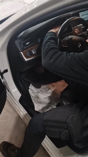 14 reactions | Här hjälper vi en kund att koda in ett mätarhus på en BMW Med SAVE Remote Access 珞 #karlskoga #felsökning #koda #mätarhus #instrumenthus #instrument #bgold #bgoldkarlskoga #SAVEelectronic #bmw | Samuel Vendel | Facebook