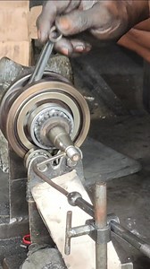 Keeping a crankshaft perfectly aligned is all about skill, patience, and the right touch. This simple technique helps mechanics achieve fast and accurate results—no fancy tools needed. 🔥 #CrankshaftAlignment #MechanicalTechnique #GlobalMechanic | Mechanic Docktor New