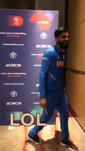 😂 Caption? #cwc19 #cricketworldcup #jadeja #kuldeep