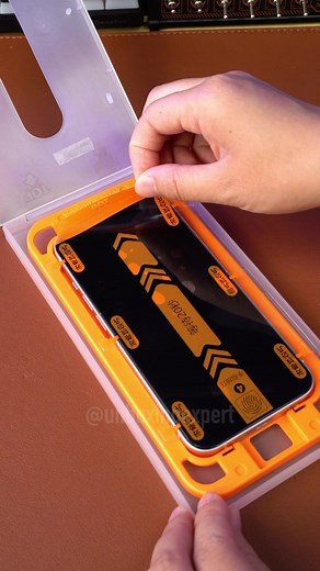 How to Apply a Phone Screen Film Accurately