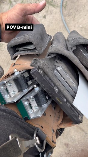 User point of view of my B-mini set up for @jameshardie concrete board siding. Everything where I want it.👌 . . . . . . . . #toolbelt #leathertoolbelt #carpenter #tradesmen #siding #framing #forming#handyman #chippy #finishing #woodwork | Akribis leather