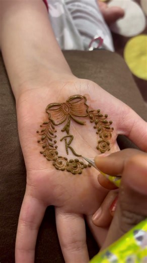 Mehndi art by Mansha #Trending #heenaprajapati #mehndi #henna #mehndiart #viral #viralreels