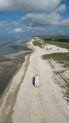 230K views · 322 reactions | Don't make these mistakes! 﫣 If you're planning on beach RV boondocking this summer, watch and learn from these THOR Ambassadors' helpful tips. Featured RV: Highland Ridge RV, Inc. Open Range | THOR Industries, Inc. | Facebook