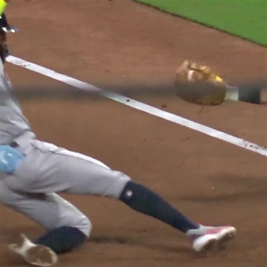 525K views · 4.4K reactions | Heads-up play to deke the runner by Fernando Tatis Jr.! | MLB | Facebook