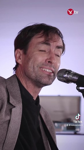 Andrew Bird performs stripped-down version of ‘Sisyphus’ in Music Box session 🎶 | The Independent
