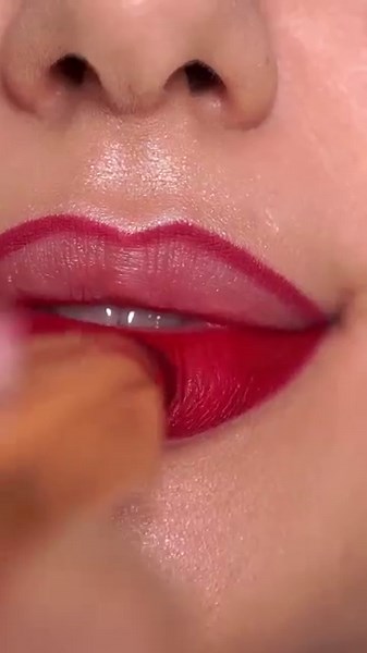 KIKO Milano - One Magic Touch Lip Stylo - Daniela's Lip Combos