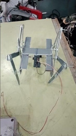 Montaje de robot hexapodo