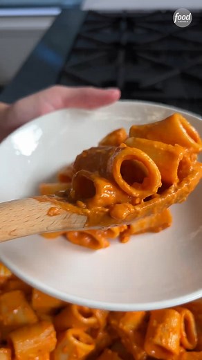 The WHOLE CAN of tomato paste goes into this vodka sauce pasta❗😋 Recipe developer Amanda Neal created this recipe so there's nothing leftover in the can 🥫 Get the recipe: https://foodtv.com/3ylASup | Food Network