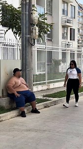 Una monedita🤣🤣 #parati #viralreels #viral #repost #me #design | Gordito Ariel