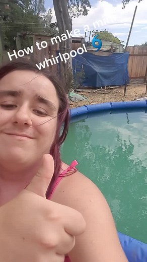 How to Make a Mini Whirlpool in Water